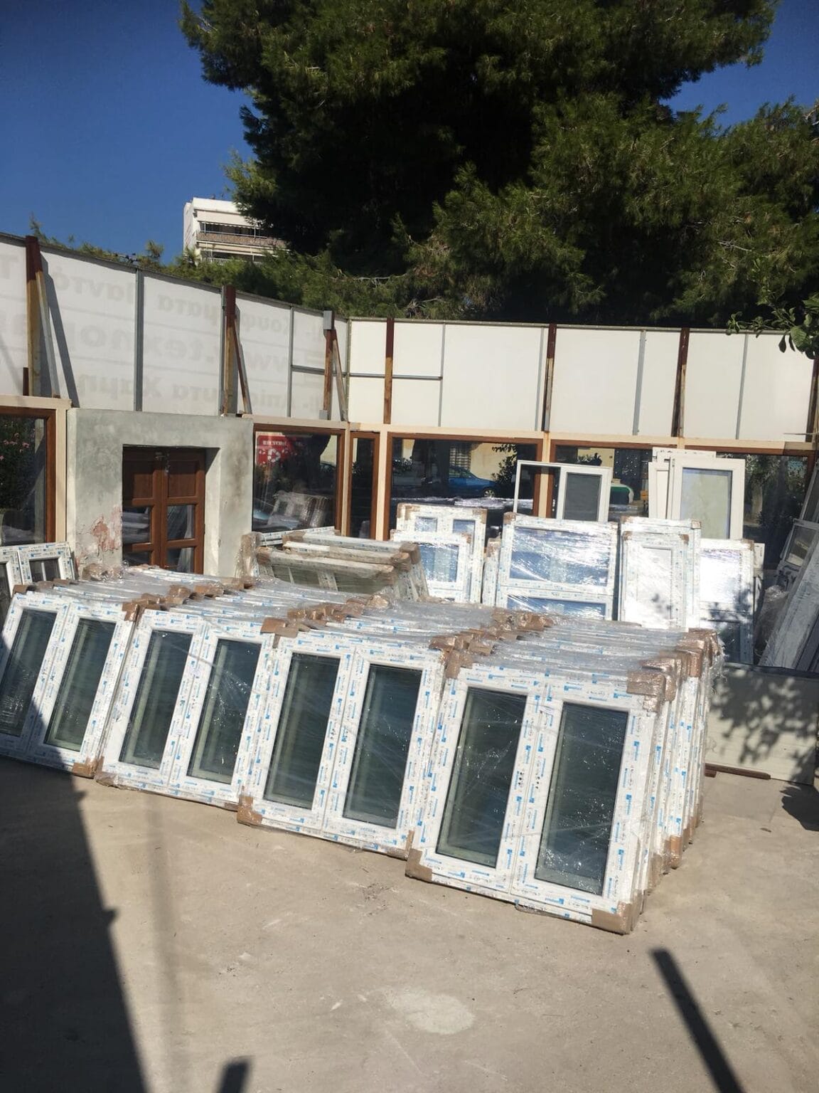 Παραλαβή νέων κουφωμάτων pvc, έτοιμα για παράδοση σε όλη την Ελλάδα ...